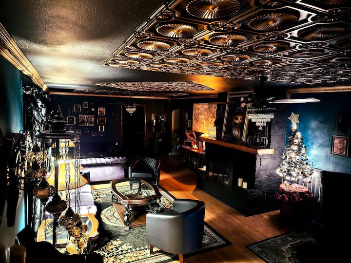 Steampunk Inn Bed & Breakfast - Eureka Springs, AR
