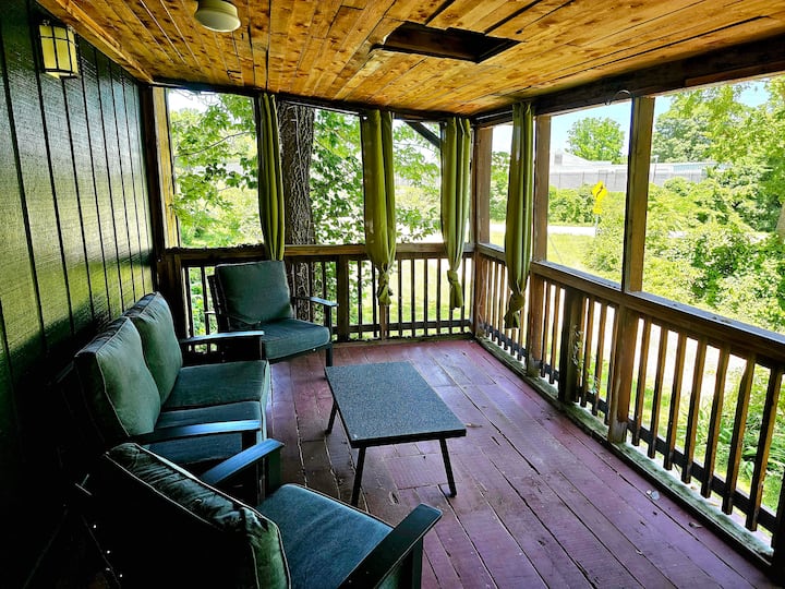 Steampunk Inn Bed & Breakfast - Eureka Springs, AR