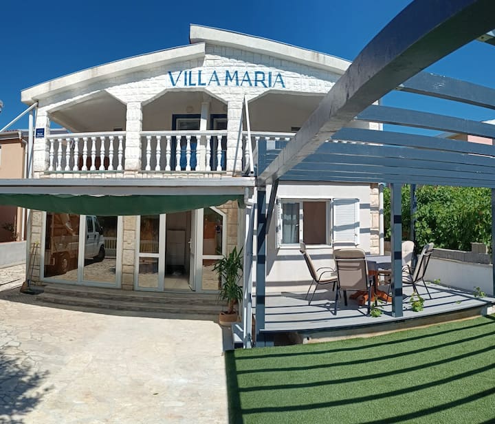 Villa Maria Geey – Your Holiday Oasis - Vir