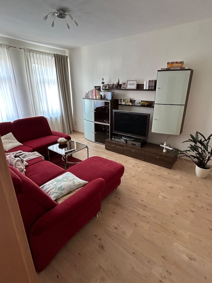 Schlaf-, Wohn-, Esszimmer M. Bad - Hohenstein-Ernstthal