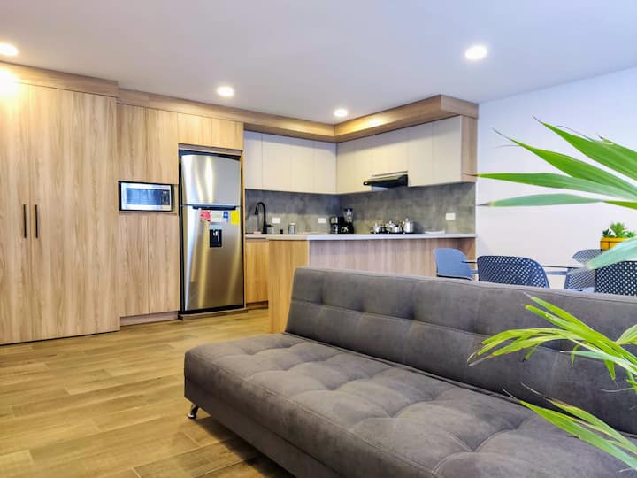Casa En Sector Privilegiado - Cuenca