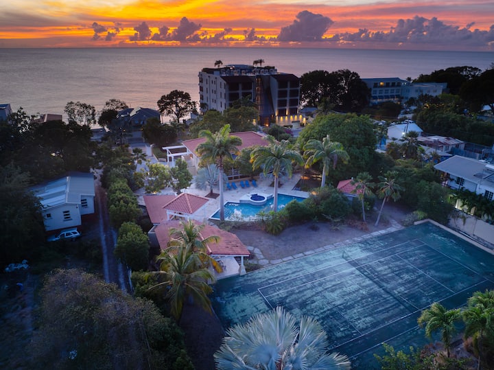 Villa Near Sandy Lane: Private Pool & Tennis Court - Barbados