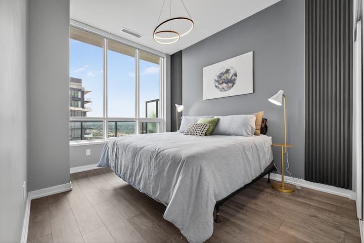 Sensational Sunrise, Ultra Luxury Living - Pickering