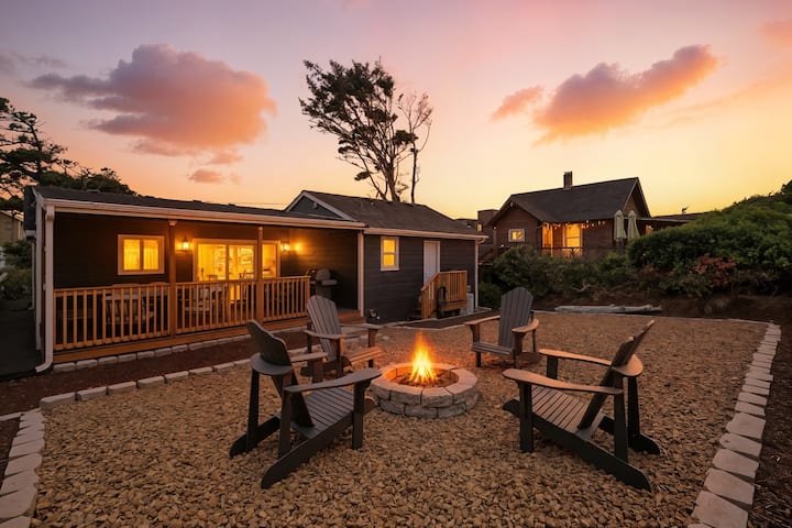 Lincoln City Coastal Cottage - Lincoln City, OR