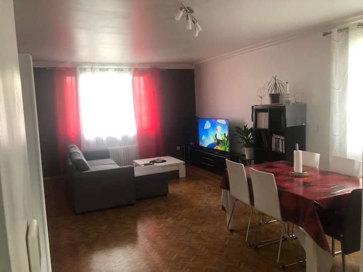 Maison à Louer Au Centre-ville - Laval, France
