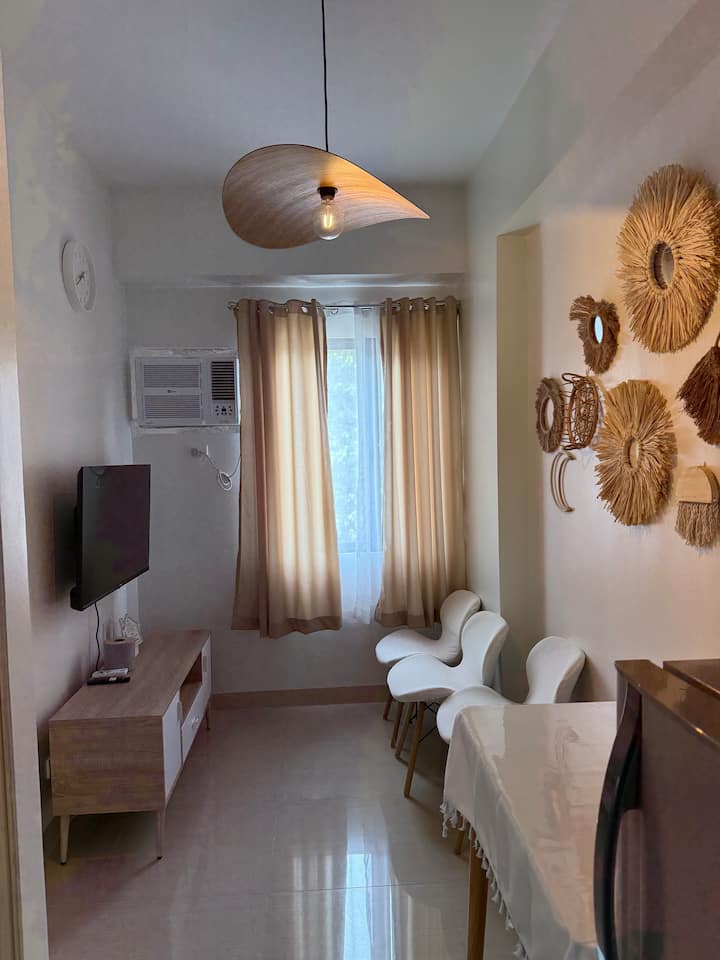 Leaf Residences Minimalist 2br With Parking - Muntinlupa