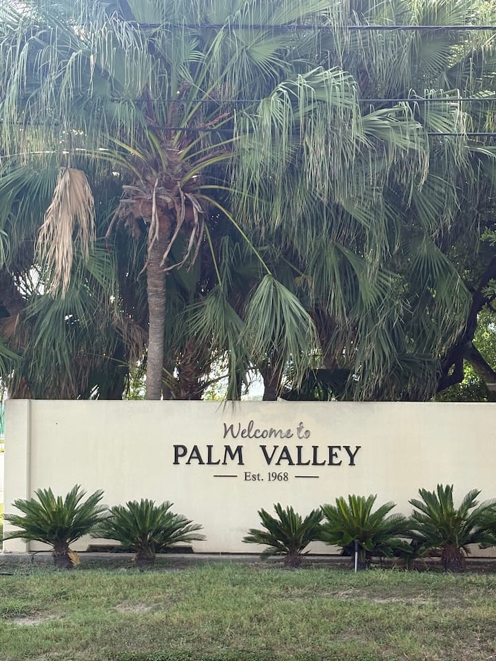 Palm Valley Country Club Getaway - Harlingen, TX
