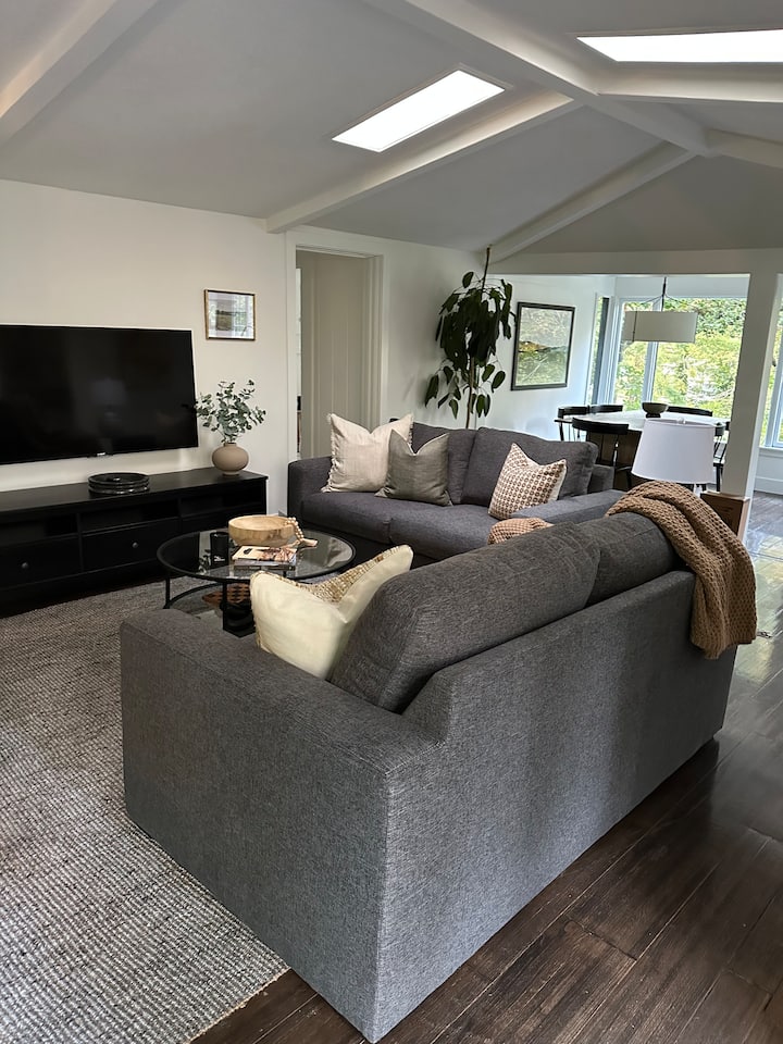 Mill Valley Outpost - Upper Level - Sausalito, CA
