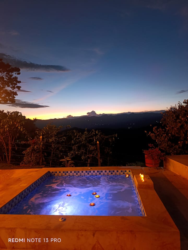 Jacuzzi Climatizado, Panorámica, Avistamiento Aves - Sasaima