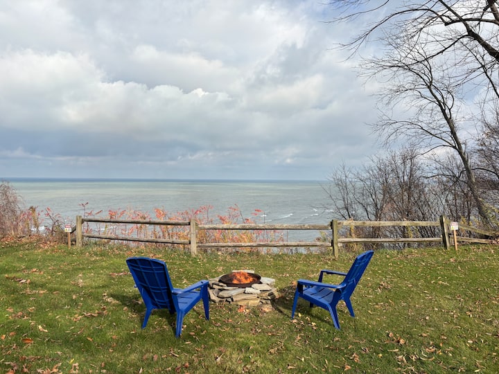 Lakefront Getaway With Cozy Fireplace - North East, PA