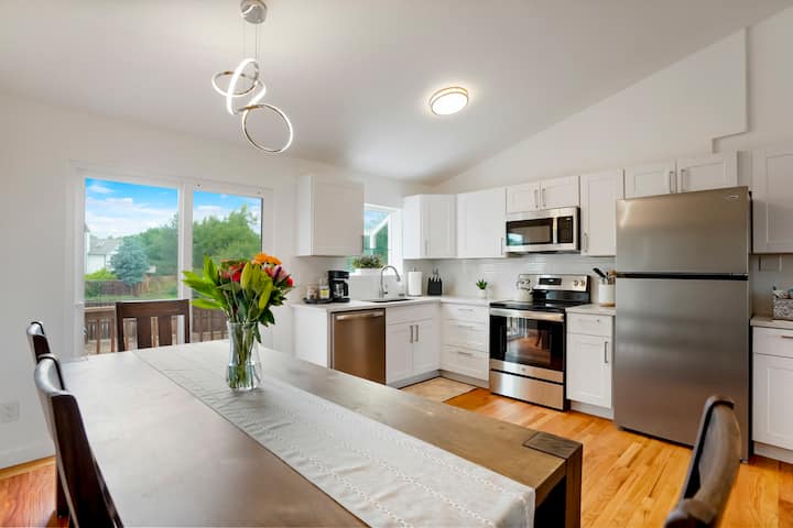 Stylish 4br Retreat | Hottub,gameroom,private Yard - Westminster, CO