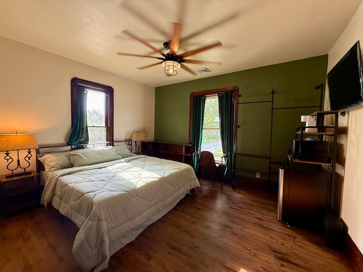 University Stays - Valparaiso, IN