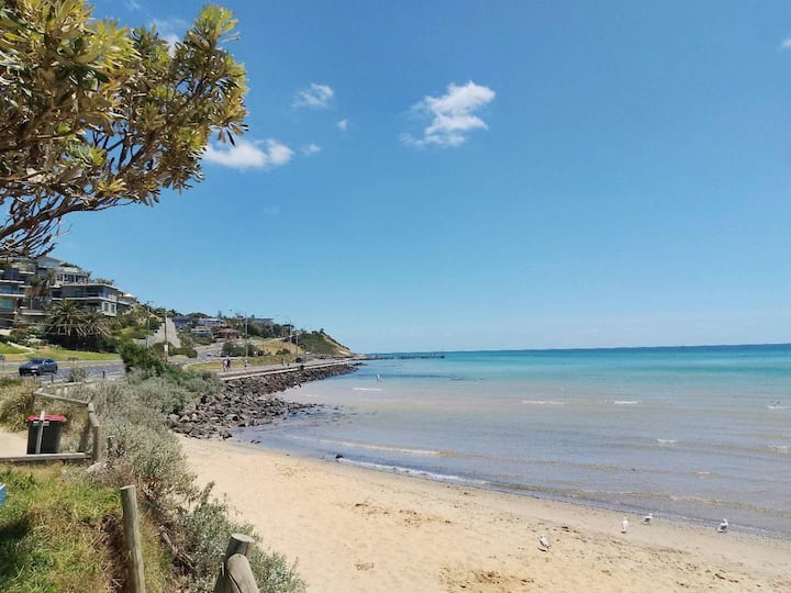 Self-contained Unit Nearby Frankston Beach - Mornington