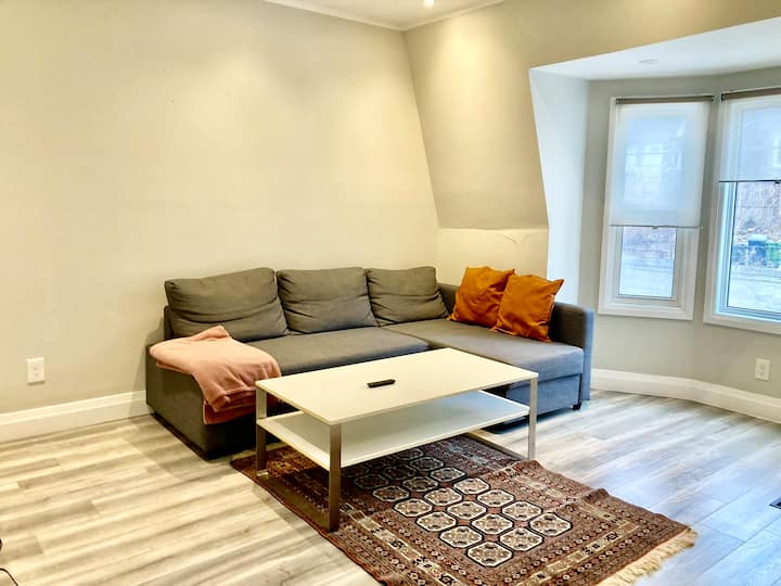 2nd Floor 1 Bedroom Davenport Rd - Toronto