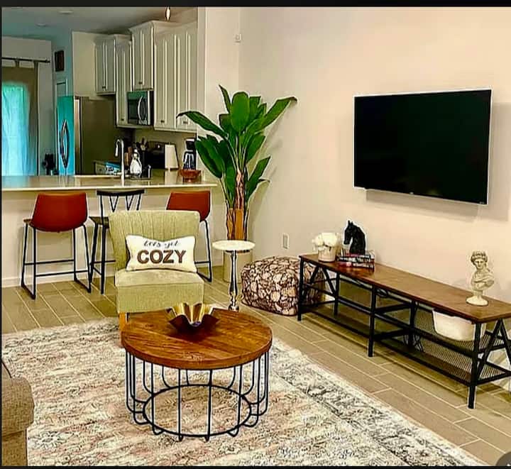 New Listing! 2br West Ocala Style/convenience - Ocala, FL