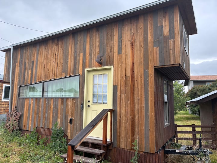 Cozy Gallatin Gateway Tiny House - Gallatin Gateway, MT