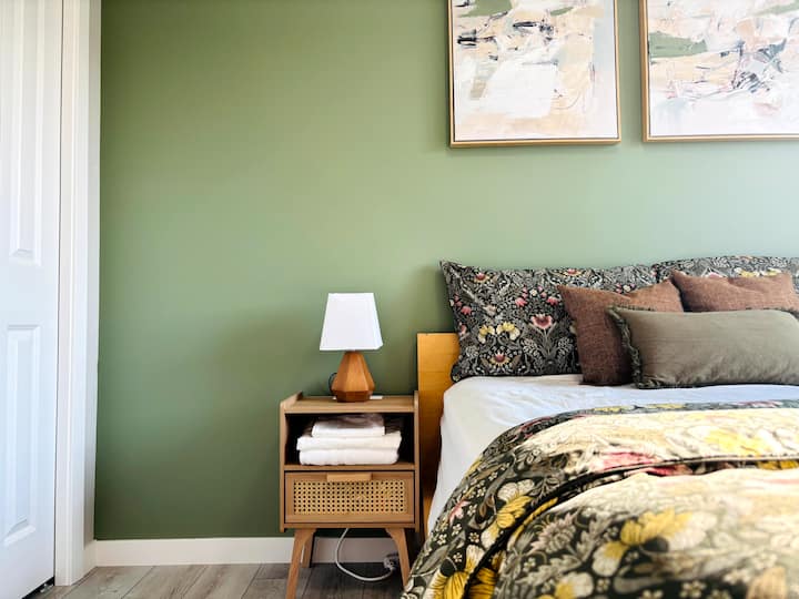 Cozy And Peaceful Private Room + Free Banff Pass - Calgary