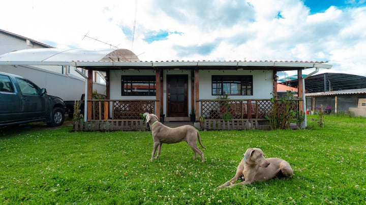 Casa De Campo Cerca Al Volcán Cotopaxi - Cotopaxi