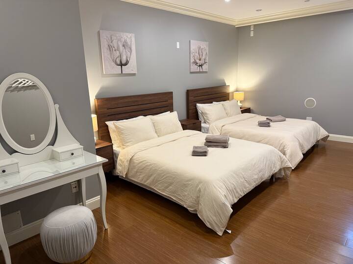 Newly Furnished Family Room 3 For Four - 브리티시컬럼비아