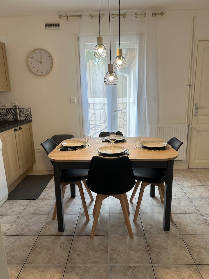Logement 4 Pers. Cour Et Parking - Saint-Dizier