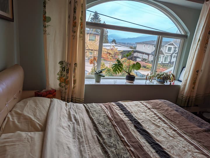 Mountain View Home In Burnaby - Port Moody