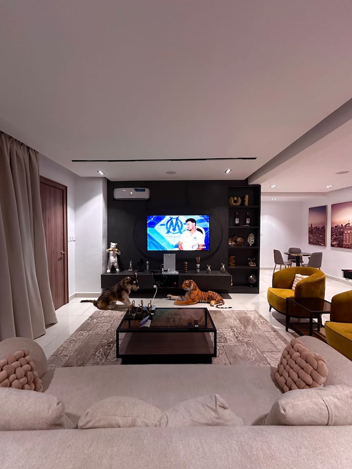 2 Bedroom Apartment With 24hr Power/unlimited Wifi - Nigeria