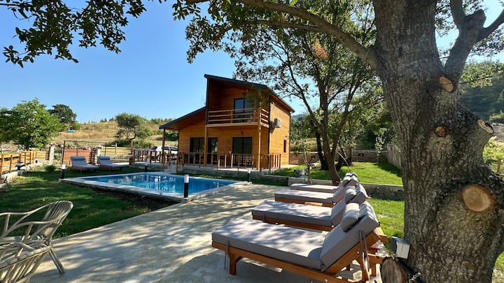 Green Oasis - Albania