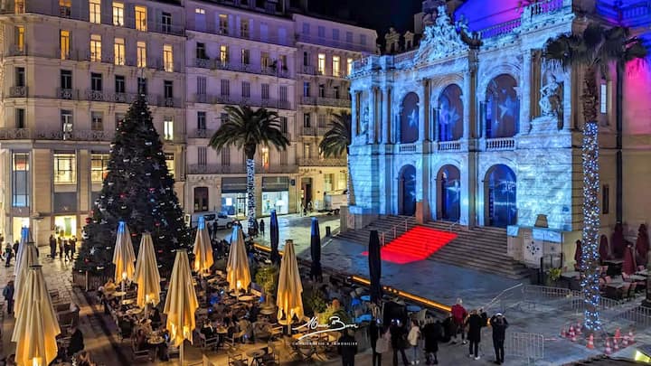 Noël Sur Un Rooftop – T3 En Plein Centre De Toulon - Toulon