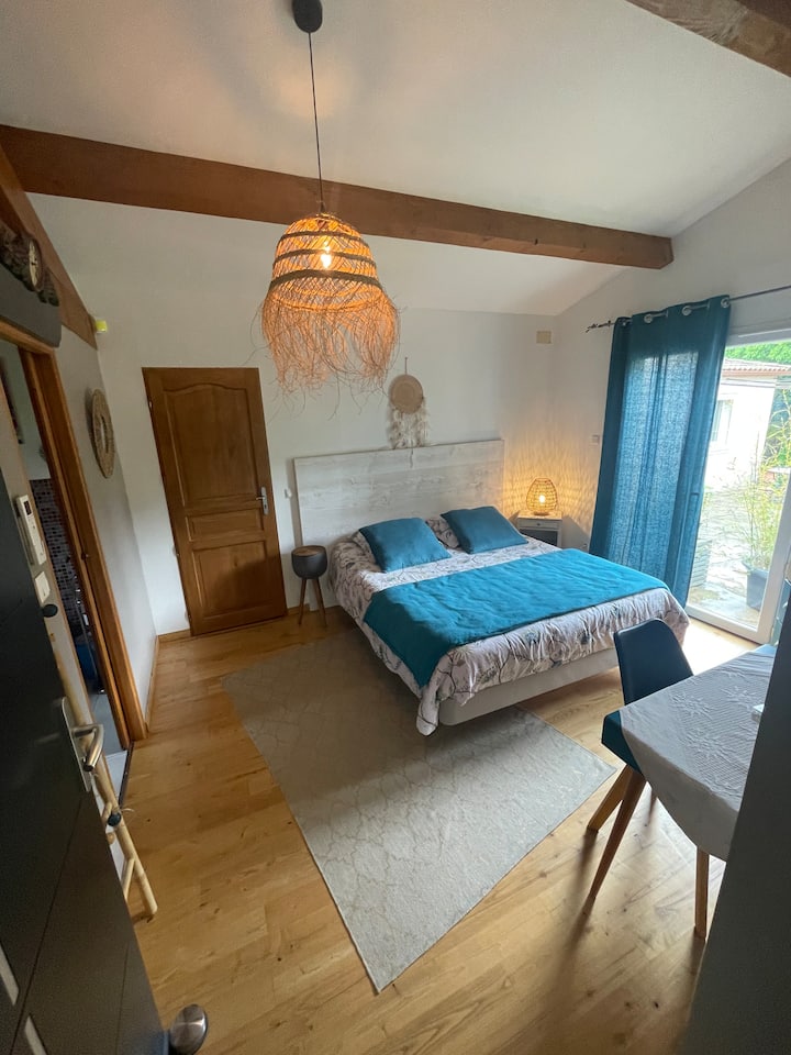 La Chambre Haute Et Son Spa - Nîmes