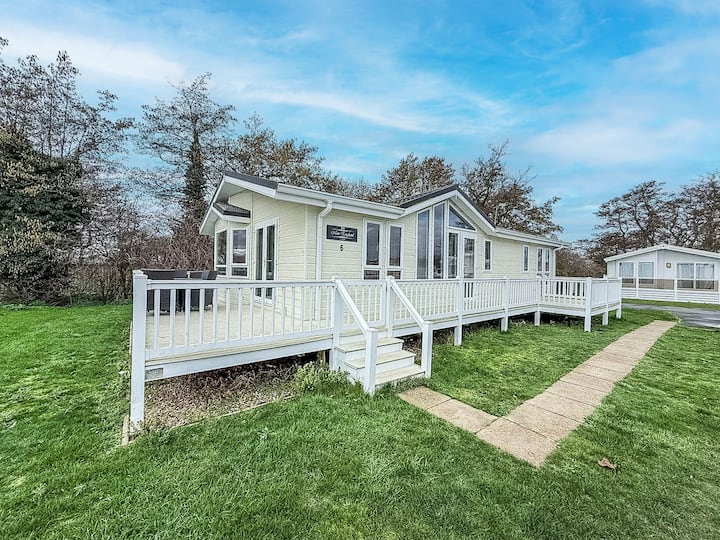 Beautiful Lodge At Manor Park Ref 23006bu - Hunstanton