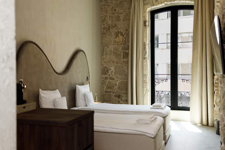 Twin Room 17 With Private Bathroom - Nice