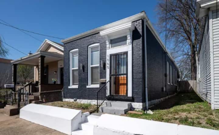 New And Stylish Germantown Home! - Louisville, KY