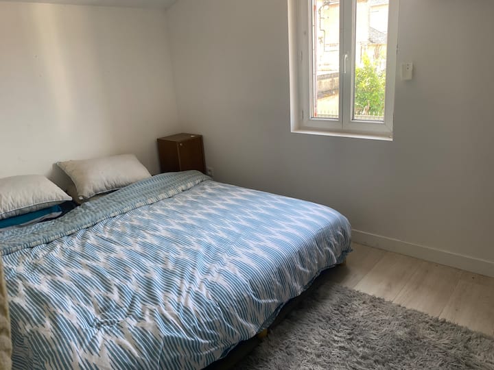 Chambre à L’étage D’une Maison. - Sens