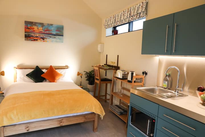 Self-contained Annex/apartment In Fleet, Hampshire - Farnham