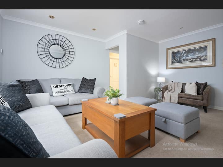 Modern 5-bedroom House - All Rooms Ensuite - Falkirk