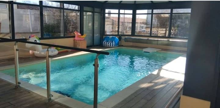 Maison Familiale Avec Piscine Chauffée ! - France