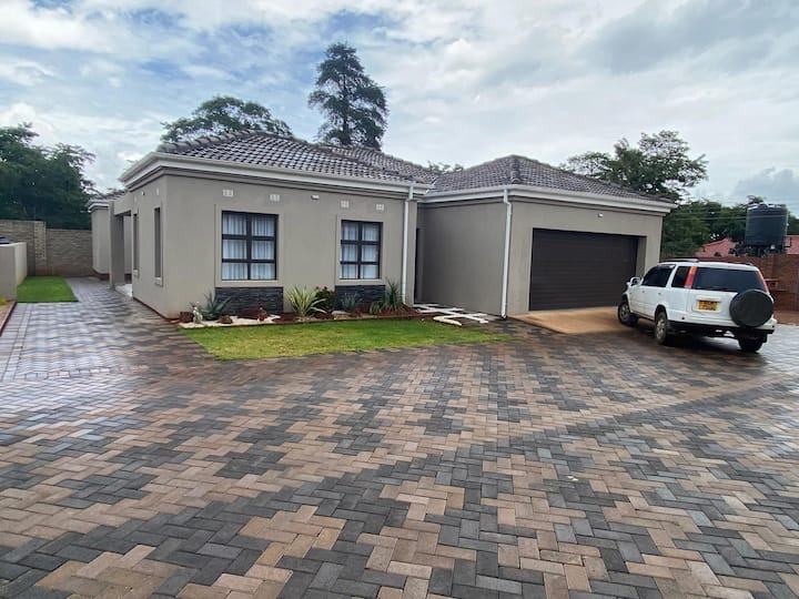 Pa Casa Bonita: Mandara, Newly Built Gem - Harare