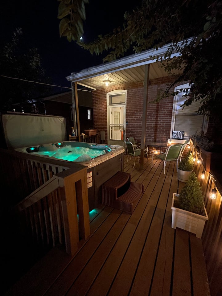 Casa Esma On "The Hill" - Hot Tub + Luxury Retreat - セントルイス, MO