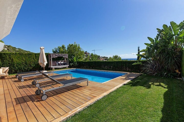 Sea View & Private Pool Escape - 이비사