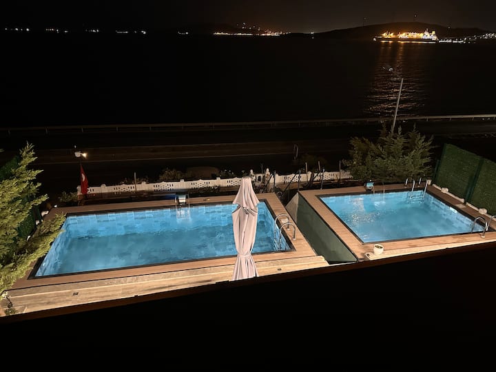 Denize Sıfır Sonsuzluk Havuzlu Muhteşem Manzaralı1 - Aliağa