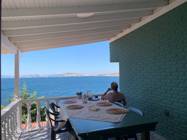 Sonsuzluk Mavisinde Huzur - Foça