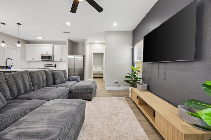 Brand New Dallas Pebble Villa - Pleasant Grove - Dallas