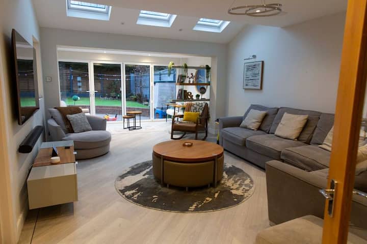 Family House In Kent 5 Bedrooms 4 Ensuite 12 Guest - Maidstone