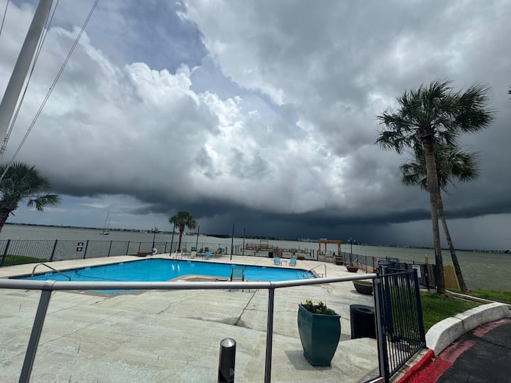 Lake View 1bhk With Pool | Nasa & Kemah Boardwalk - Seabrook, TX