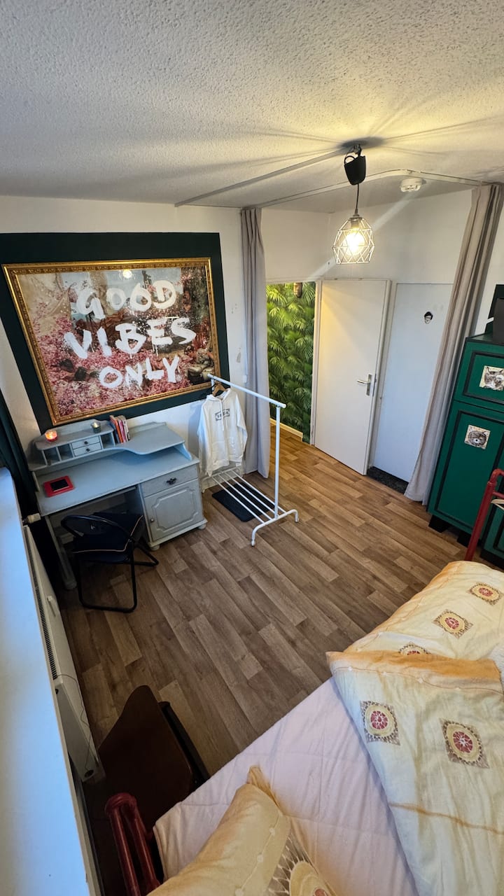 Walkthrough Room With Privacy - Berlin