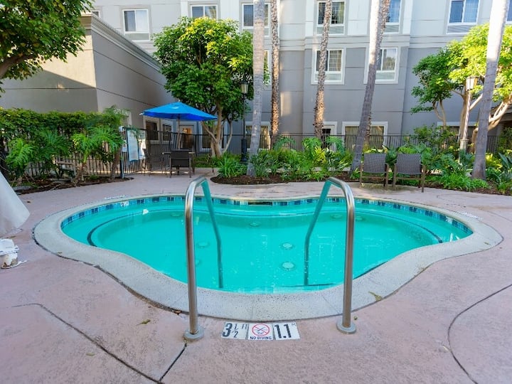 2 Units W/ Pool | 1mi To Disneyland Park - Anaheim, CA