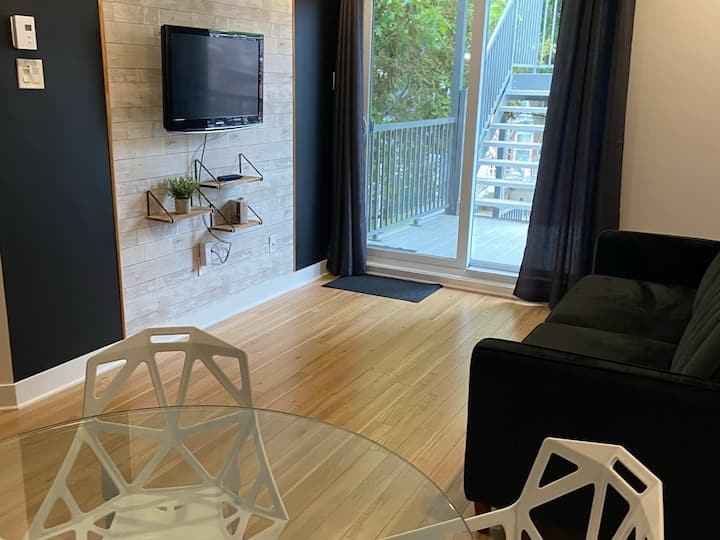 2 éTages 2 Chambres Près De Tout - Montréal, QC