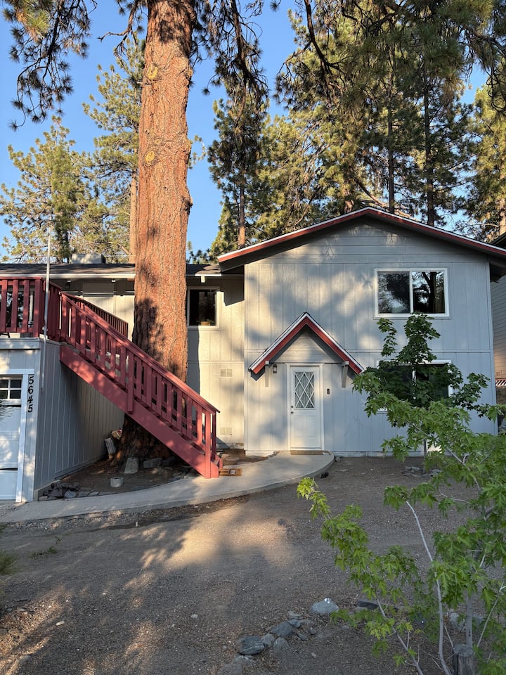 Big Pine Lodge W/ Game Room - Mount Baldy, CA