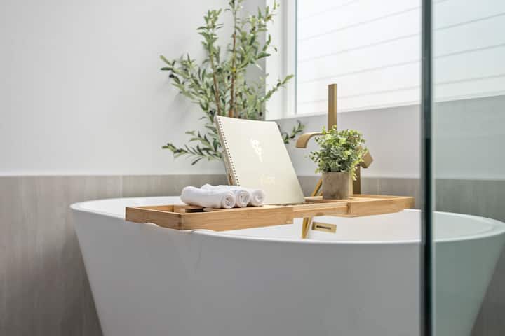 Minutes To Downtown/ Modern Home/ Free Parking! - Independence Heights - Houston