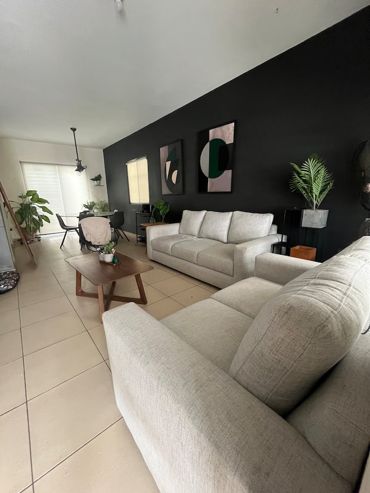 Hogar Acogedor Con Terraza Privada Y Pet-friendly - Monterrey